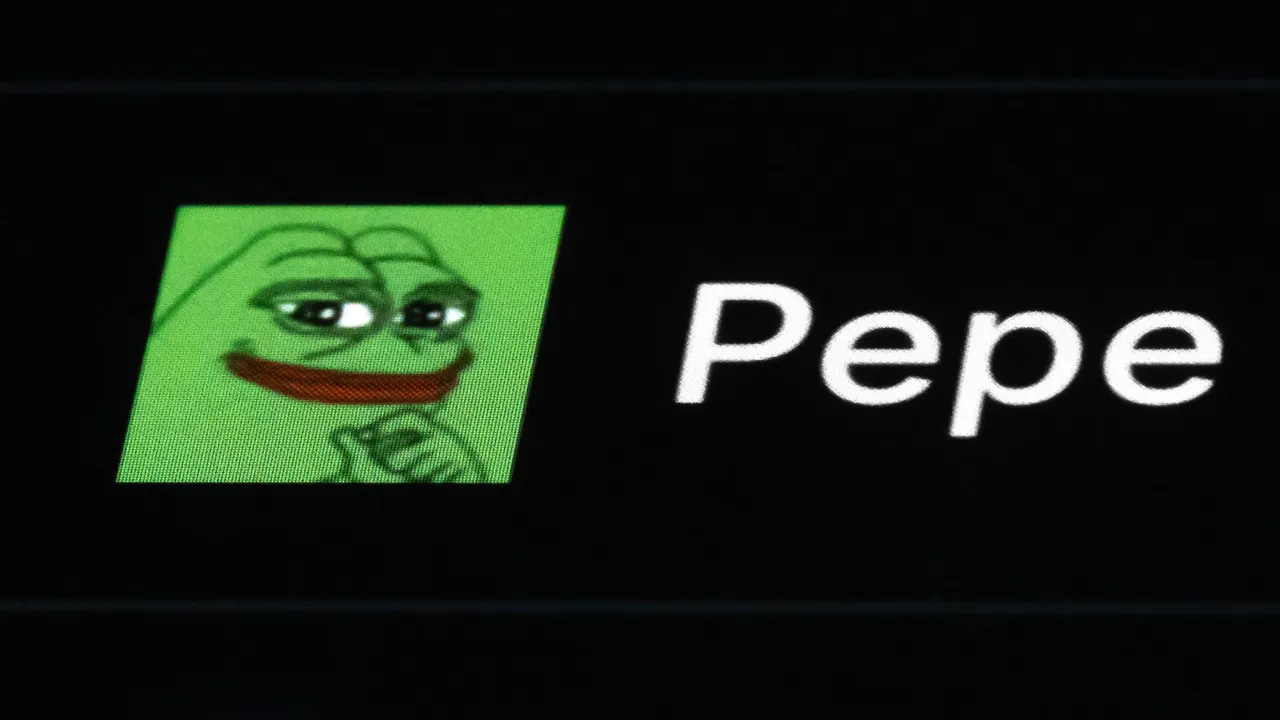 PEPE, BRETT, ANDY Jump While Bitcoin Holds Near $93,000 – Dogecoin Lags ...